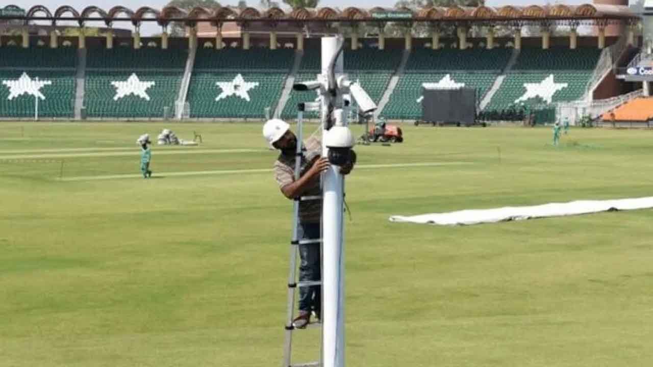 PSL 2023: 8 CCTV cameras stolen at the Gaddafi Stadium in Lahore during ...