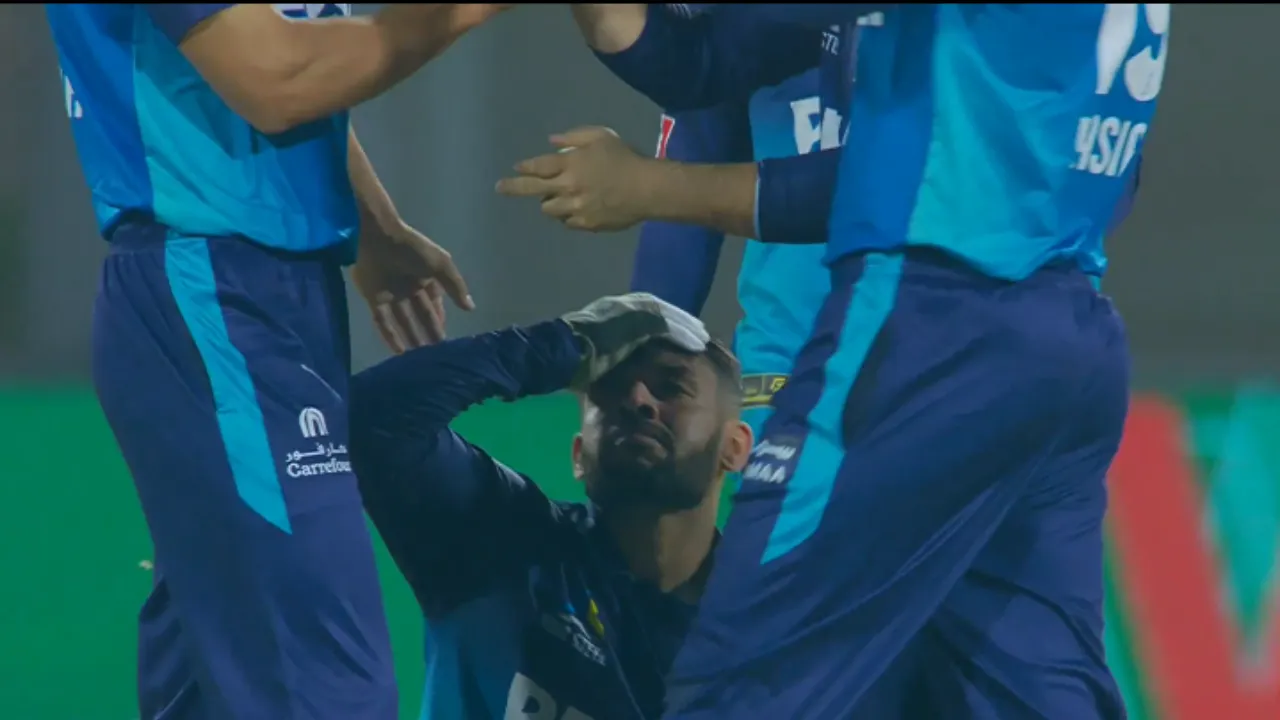 [WATCH] PSL 10: Ubaid Shah punches his teammate while celebrating ...
