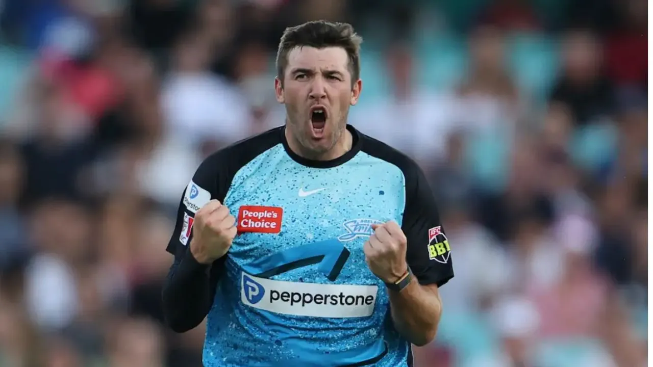 BBL 15: Jamie Overton Reunites with Adelaide Strikers for Full-Season ...