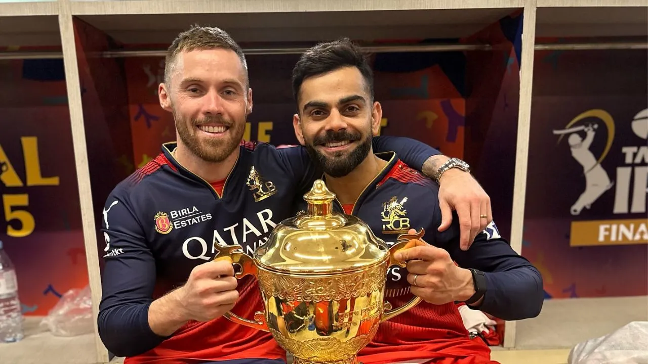 RCB Franchise Special Momento For Phil Salt and His Newborn Baby