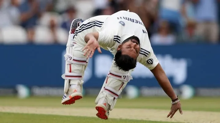 WATCH: Rishabh Pant does his famous backflip celebration after century ...
