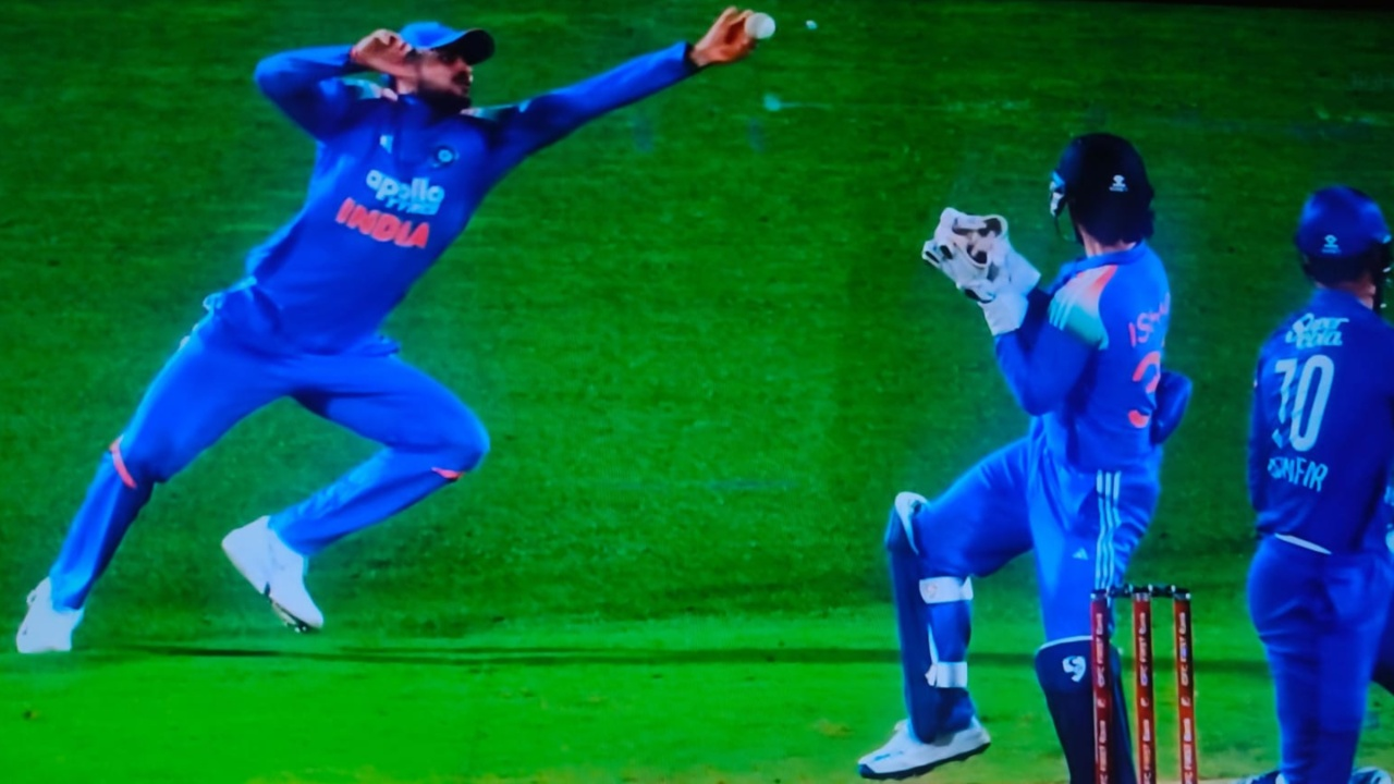 Watch: Gill's one-handed catch — IND vs AFG 1st ODI 2026